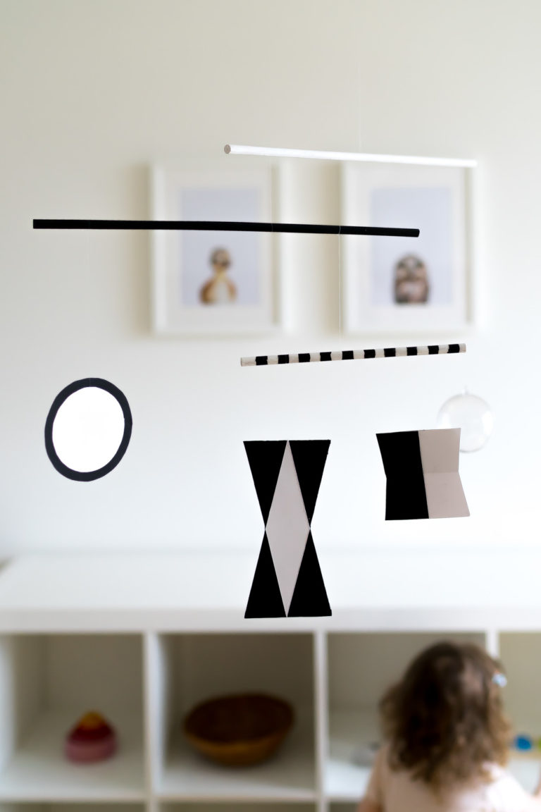 Montessori Mobile: Das DIY Mobile nach Bruno Munari